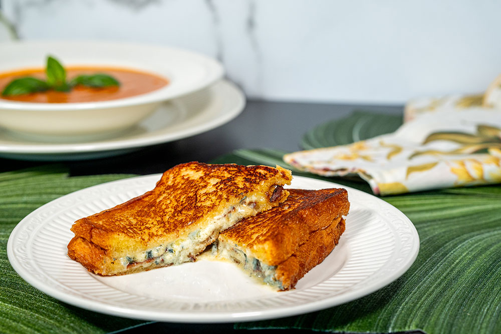 Grilled Bacon and Bleu Cheese – Cape May Magazine